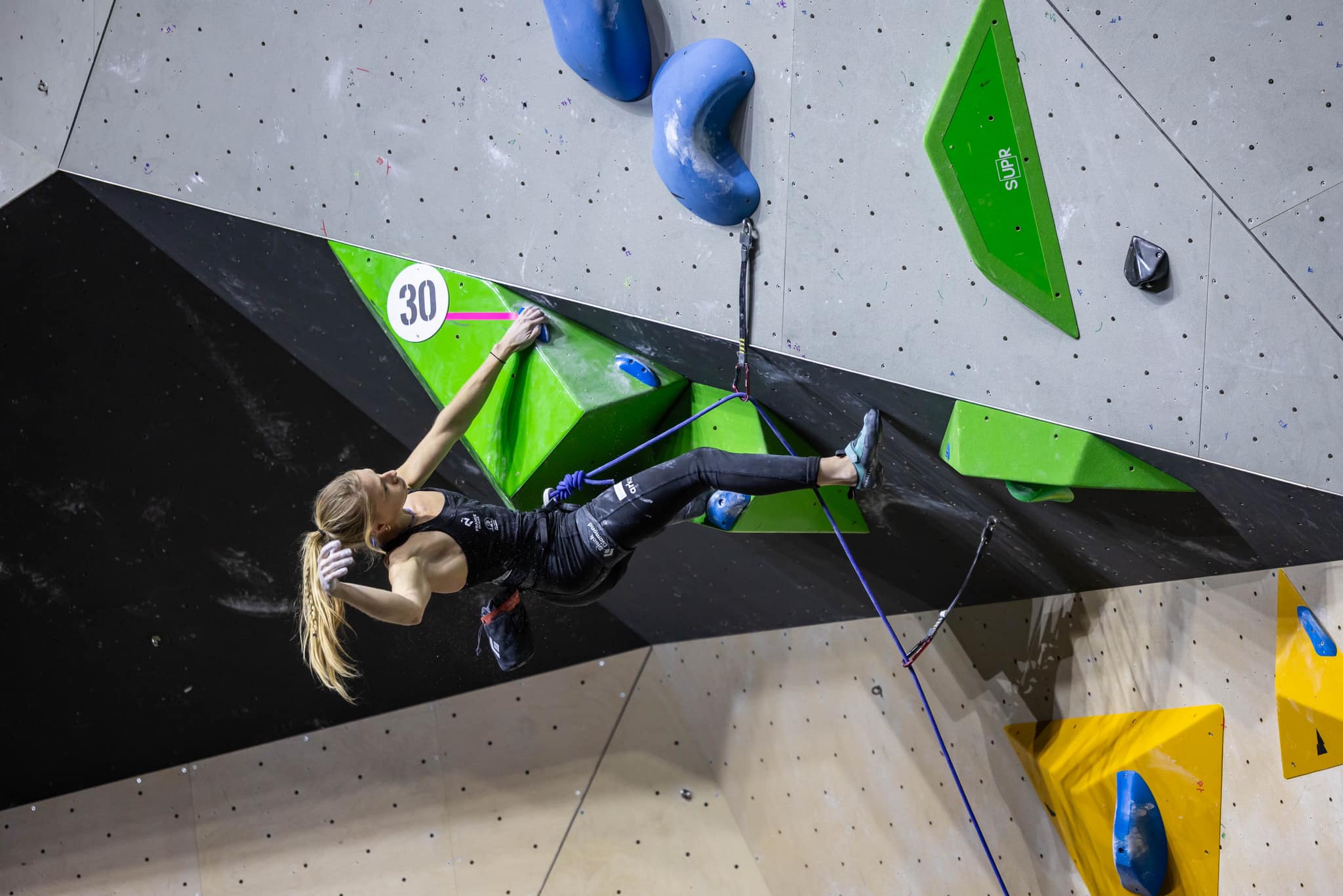 Manon HILY en demi-finale de la première coupe du Monde de difficulté ...